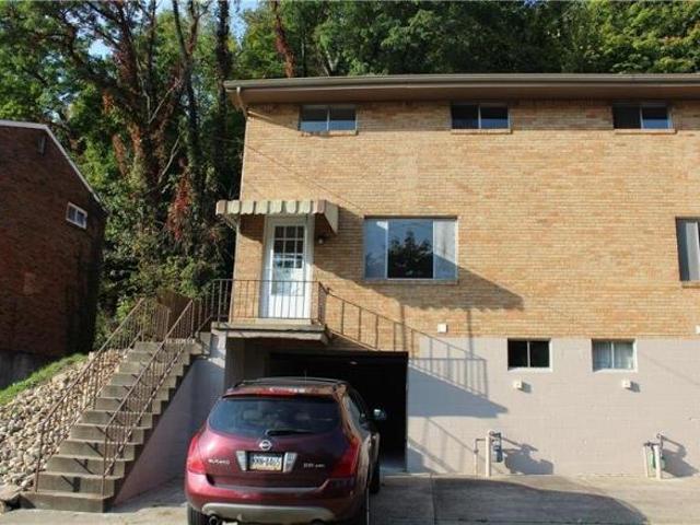 3 Br, 1 bath, Townhouse/Brownstone/RowHouse 1415 Pine Hollow Rd