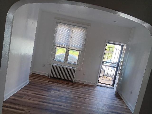 3 Br, 1 bath, Townhouse/Brownstone/RowHouse 1530 W Oakdale St