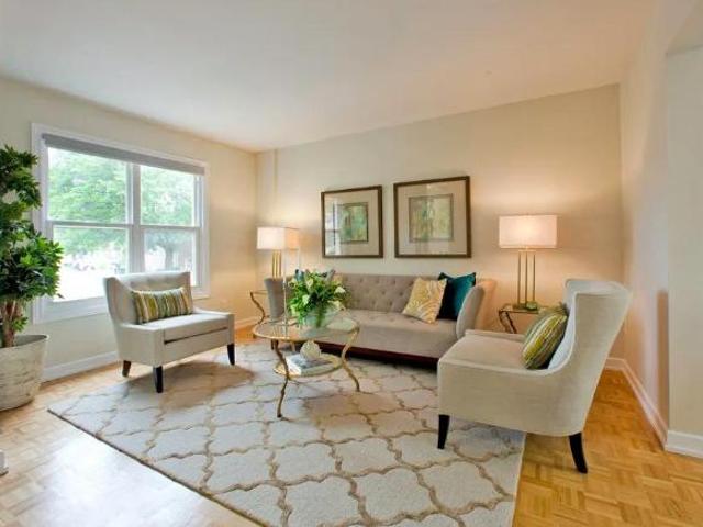 3 Br, 1 bath, Townhouse/Brownstone/RowHouse 177 Bayview Drive