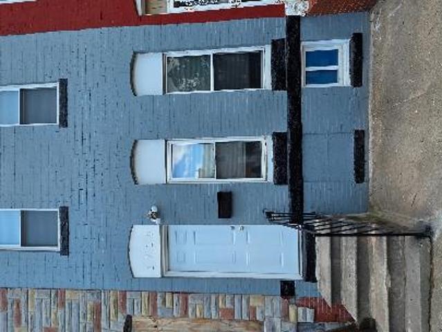 3 Br, 1 bath, Townhouse/Brownstone/RowHouse 1710 North Milton Ave