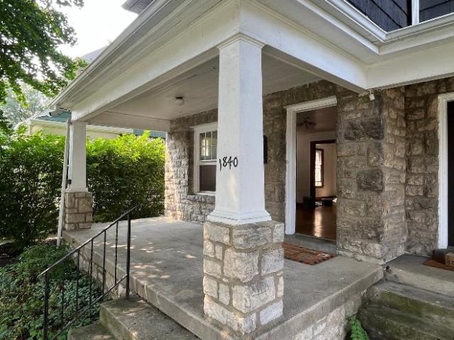 3 Br, 1 bath, Townhouse/Brownstone/RowHouse 1840 W 5th Ave