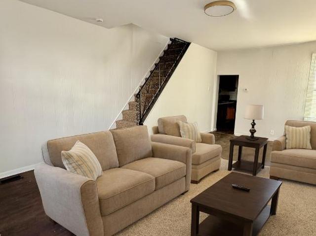 3 Br, 1 bath, Townhouse/Brownstone/RowHouse 2084 East Pacific Street