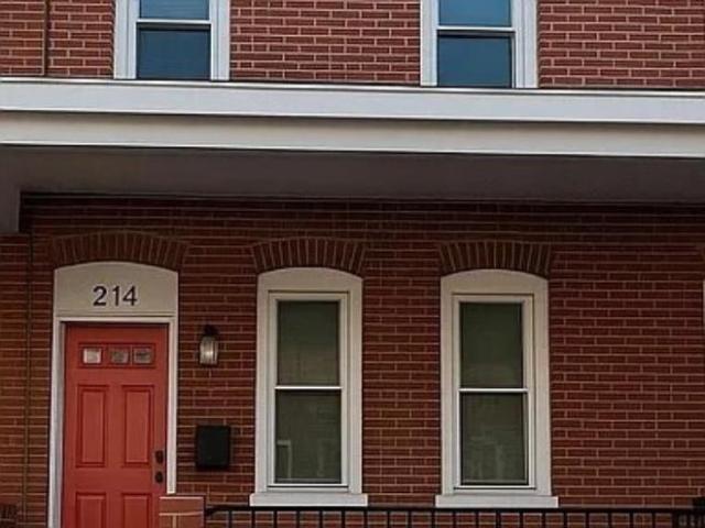 3 Br, 1 bath, Townhouse/Brownstone/RowHouse 214 North Lincoln Street