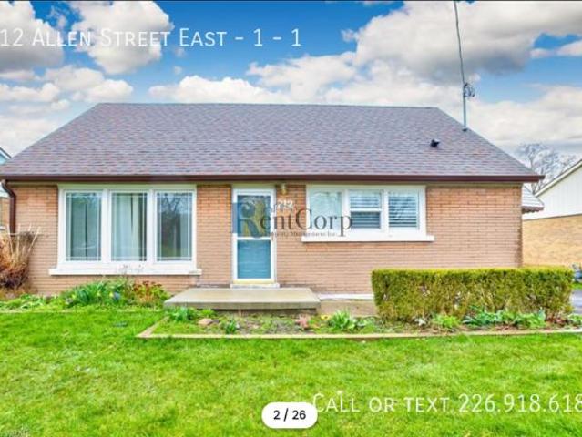 3 Br, 1 bath, Townhouse/Brownstone/RowHouse 212 Allen St E