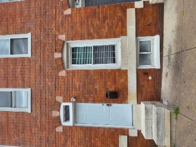 3 Br, 1 bath, Townhouse/Brownstone/RowHouse 2550 West Pratt St