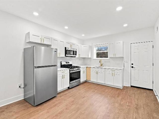 3 Br, 1 bath, Townhouse/Brownstone/RowHouse 269 S Hirst St