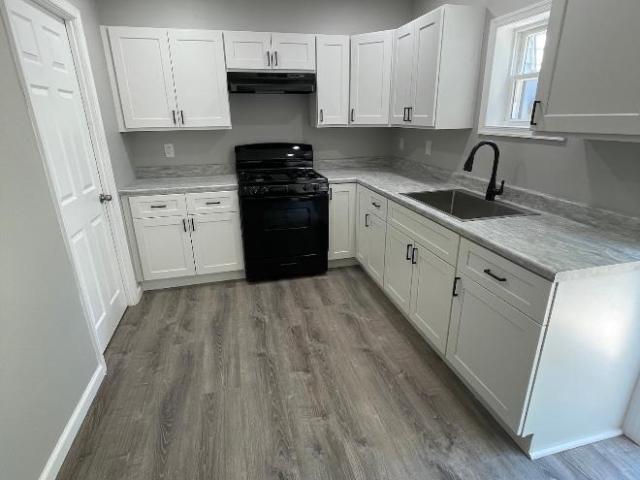 3 Br, 1 bath, Townhouse/Brownstone/RowHouse 31 Rose Lane