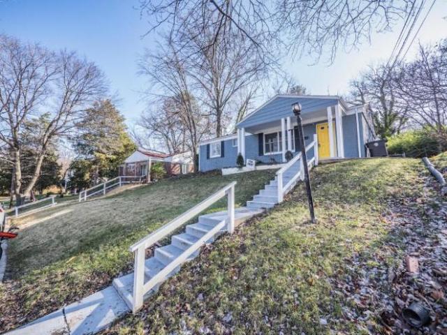 3 Br, 1 bath, Townhouse/Brownstone/RowHouse 3317 Pennsylvania St