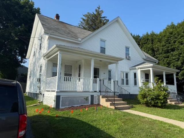 3 Br, 1 bath, Townhouse/Brownstone/RowHouse 39 North St