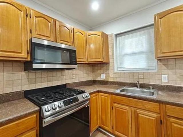 3 Br, 1 bath, Townhouse/Brownstone/RowHouse 4441 N Chadwick St