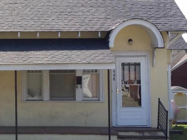 3 Br, 1 bath, Townhouse/Brownstone/RowHouse 448 West Railroad Avenue