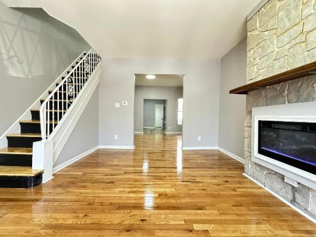 3 Br, 1 bath, Townhouse/Brownstone/RowHouse 6121 Delancey St
