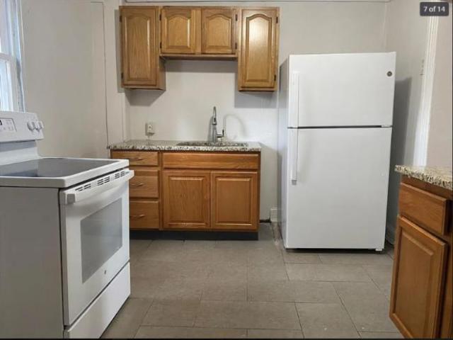 3 Br, 1 bath, Townhouse/Brownstone/RowHouse 633 Ontario Street