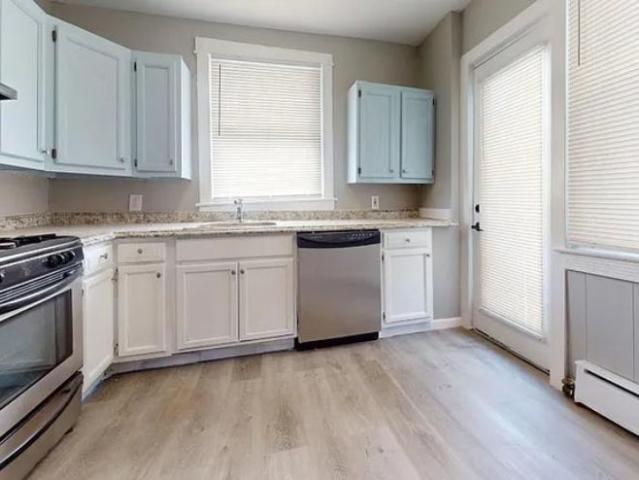 3 Br, 1 bath, Townhouse/Brownstone/RowHouse 705 Edgemore Rd