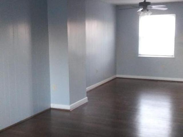 3 Br, 1 bath, Townhouse/Brownstone/RowHouse 706 Seawall Road