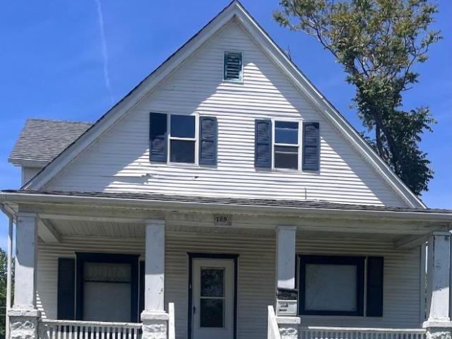 3 Br, 1 bath, Townhouse/Brownstone/RowHouse 785 N Chicago1
