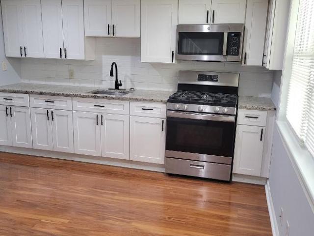 3 Br, 1 bath, Townhouse/Brownstone/RowHouse 7865 Saint Bridget Ln