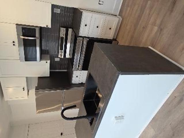 3 Br, 1 bath, Townhouse/Brownstone/RowHouse 801 N Port St