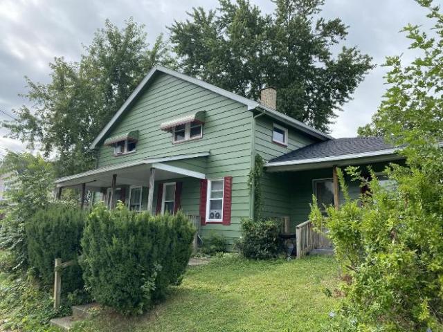 3 Br, 1 bath, Townhouse/Brownstone/RowHouse 815 Warren Avenue