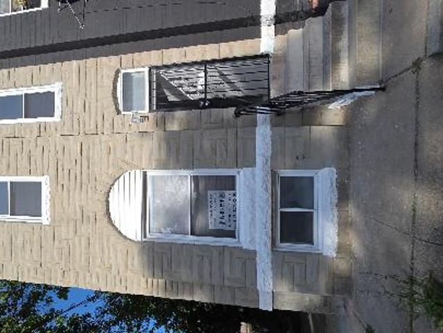 3 Br, 1 bath, Townhouse/Brownstone/RowHouse 921 Appleton St