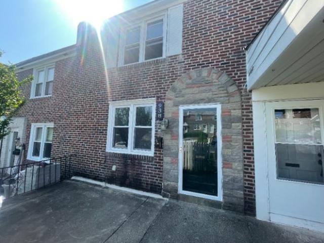 3 Br, 1 bath, Townhouse/Brownstone/RowHouse 938 Brenton Rd
