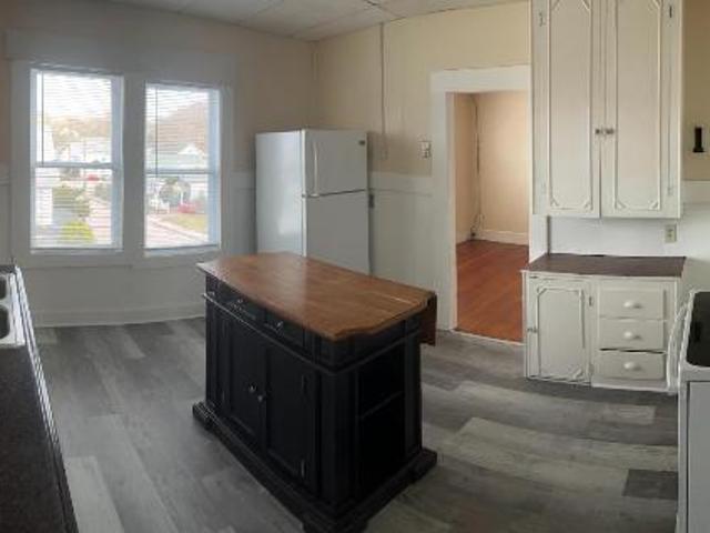 3 Br, 1 bath, Apartment 3 Negus Street