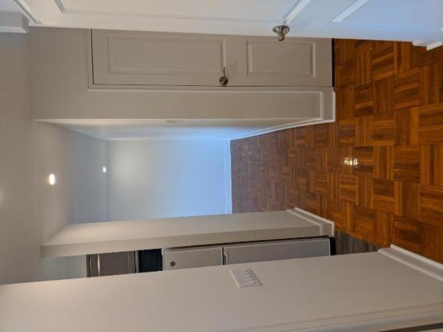3 Br, 1 bath, Apartment 10 Elvaston Drive