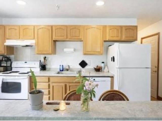 1 Br, 1 bath, Apartment 121 Centre Street