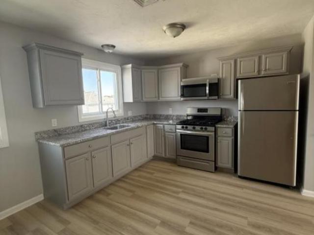 3 Br, 1 bath, Apartment 132 Vale St