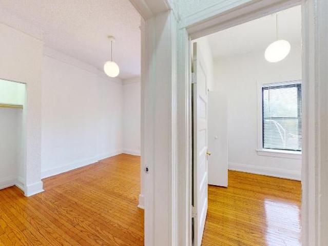3 Br, 1 bath, Apartment 1509 E 57th St