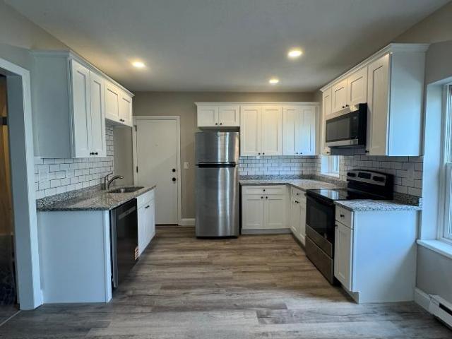 3 Br, 1 bath, Apartment 18 Orchard Street