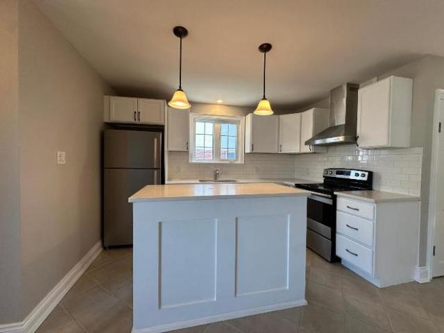 3 Br, 1 bath, Apartment 190 Highland Ave