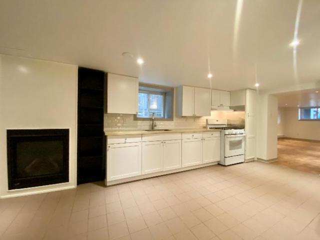 3 Br, 1 bath, Apartment 209 Madison Avenue