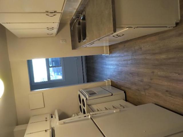 3 Br, 1 bath, Apartment 200 London Rd