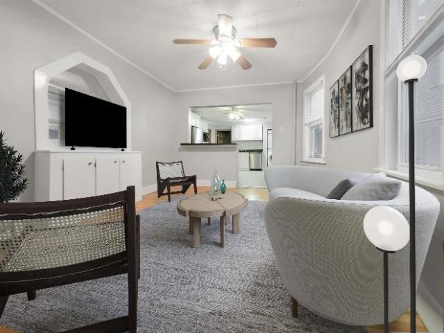 3 Br, 1 bath, Apartment 22 Gladstone Street