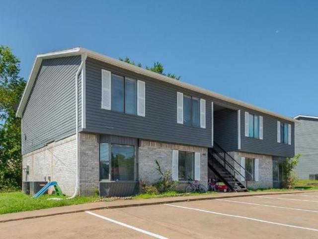 3 Br, 1 bath, Apartment 244 W Mcfarland St