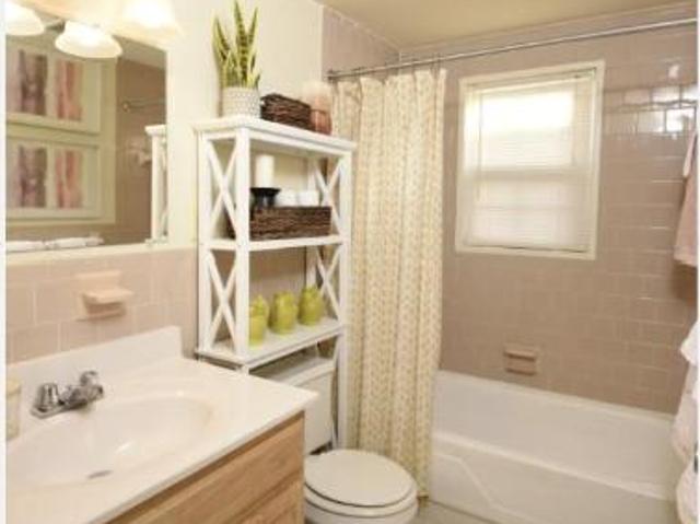 3 Br, 1 bath, Apartment 24 Colony Hill Ct
