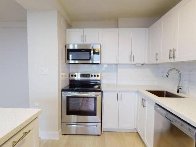 3 Br, 2 bath, Apartment 25 Tindale Court