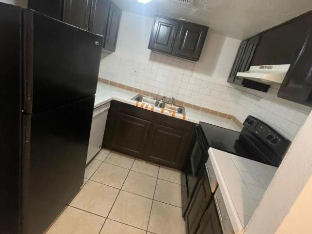 3 Br, 1 bath, Apartment 2666 N 43rd Avenue