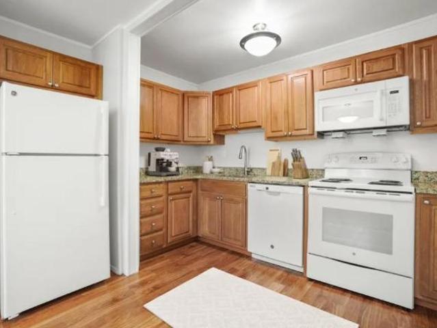 3 Br, 1 bath, Apartment 26 Winslow Dr