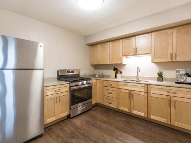 3 Br, 1 bath, Apartment 2701 S Indiana Ave