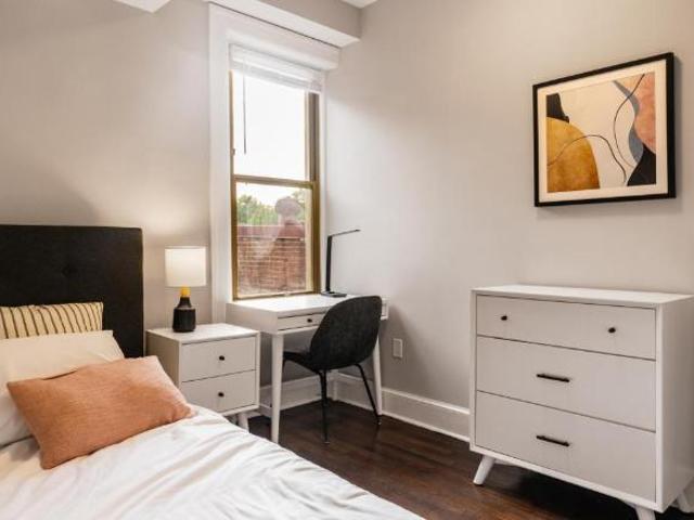3 Br, 1 bath, Apartment 2800 Connecticut Ave Nw