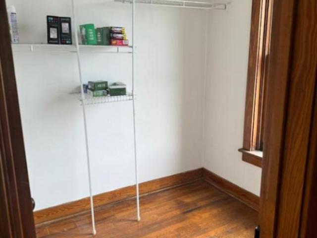 3 Br, 1 bath, Apartment 29 W Middle St