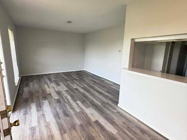 3 Br, 1 bath, Apartment 310 Yaupon St