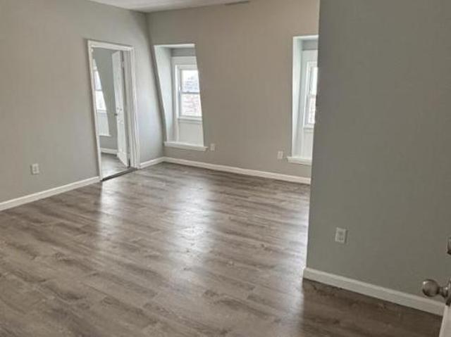 3 Br, 1 bath, Apartment 31 Channing Street