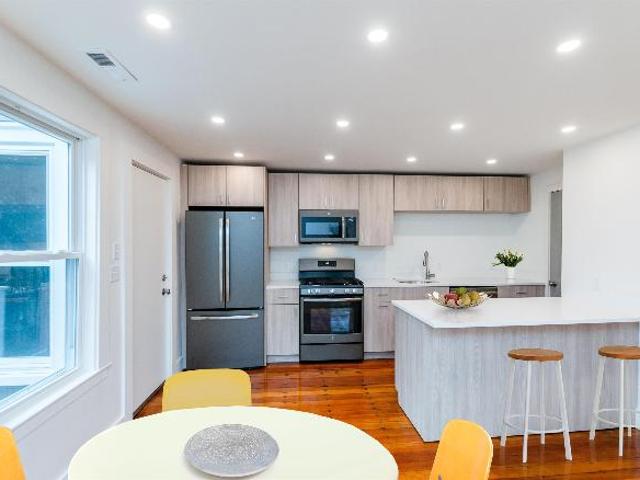 3 Br, 1 bath, Apartment 33 Woodman Street