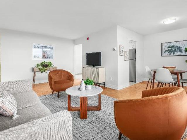 3 Br, 1 bath, Apartment 35 Warrender Avenue