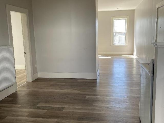 3 Br, 1 bath, Apartment 364 Merrimack Street