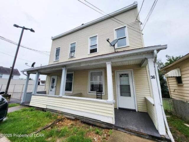 3 Br, 1 bath, Apartment 36 Logan Street