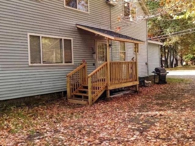 3 Br, 1 bath, Apartment 37 County Rd